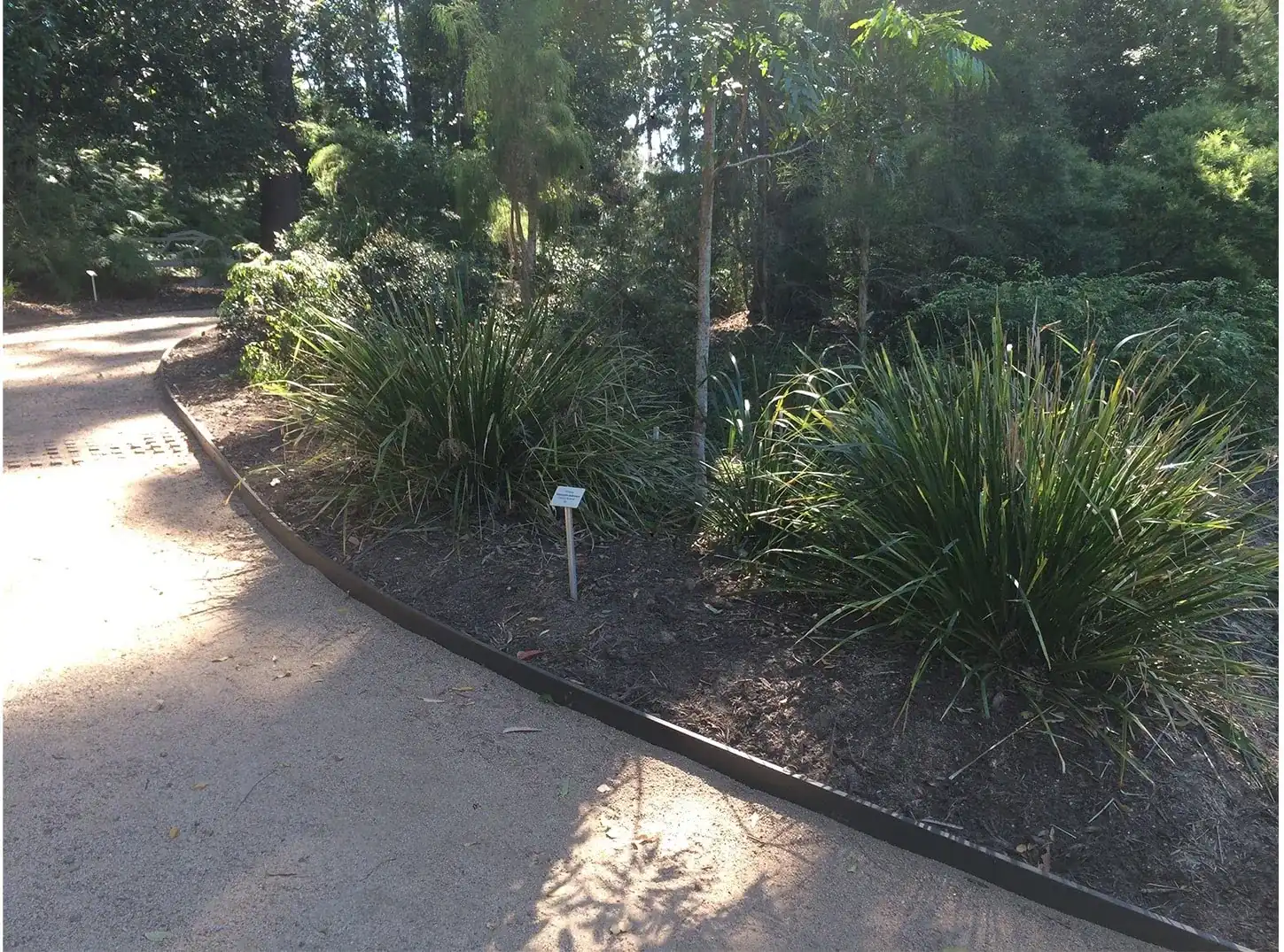 Path Edging | APR Composites | 08 8359 4999 | Pathway Edging | Walkway ...