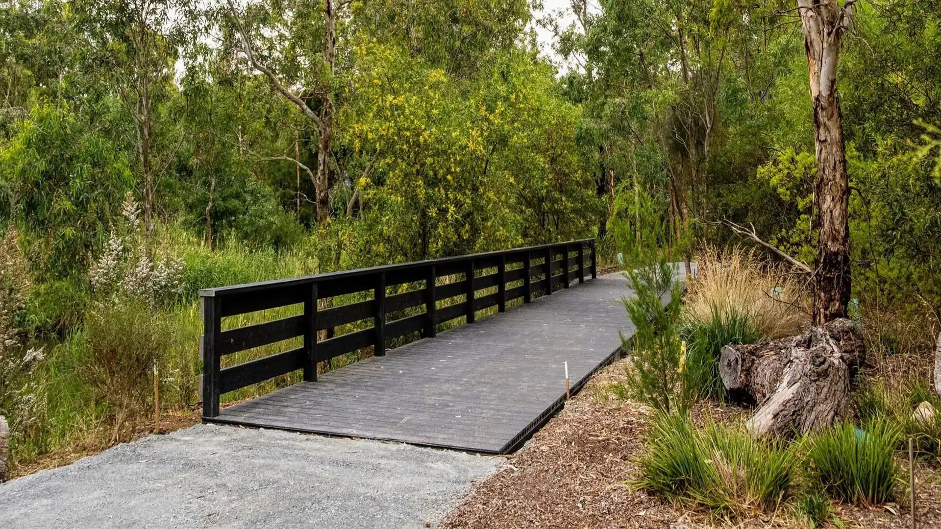 Footbridges | APR Composites | 08 8359 4999 | Pedestrian Bridges ...